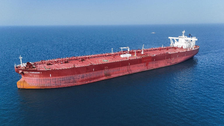 Supertanker with Iraqi oil heads for Vietnam after hold-up in US blockade