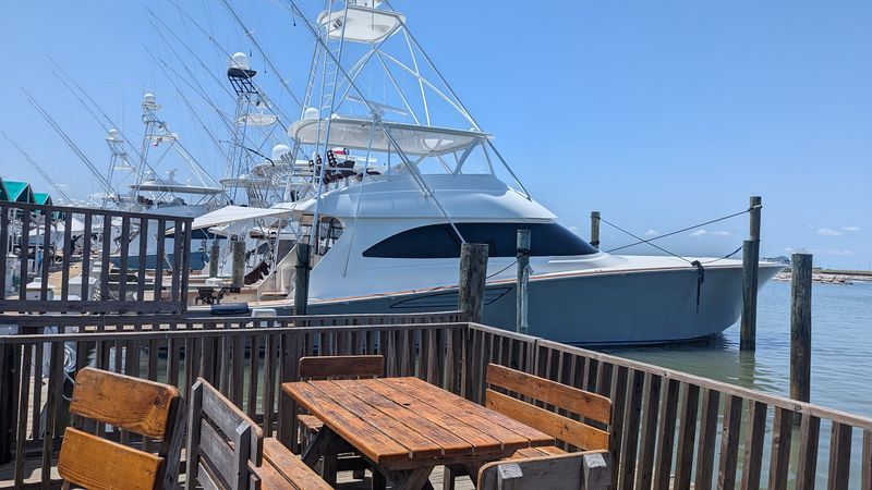 The Texas waterfront restaurant that serves enormous plates of fresh ...
