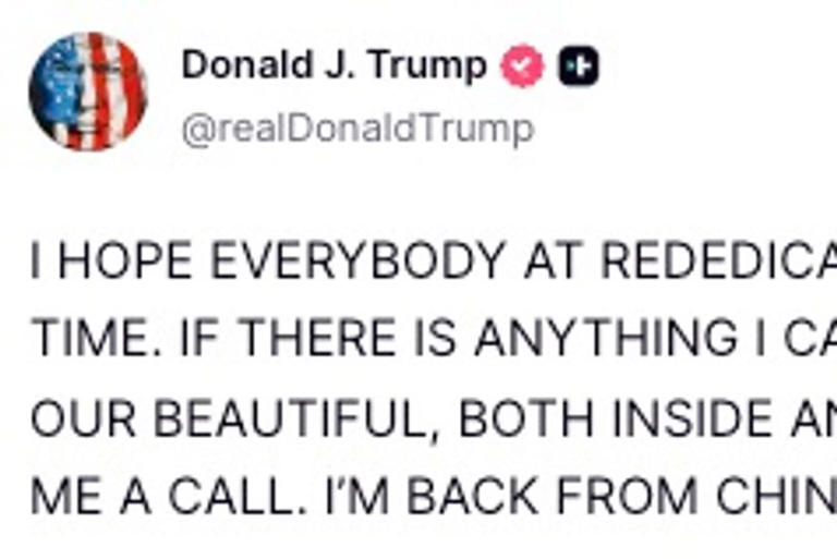 Donald Trump sends weird 'call me' message to married Fox News host in ...