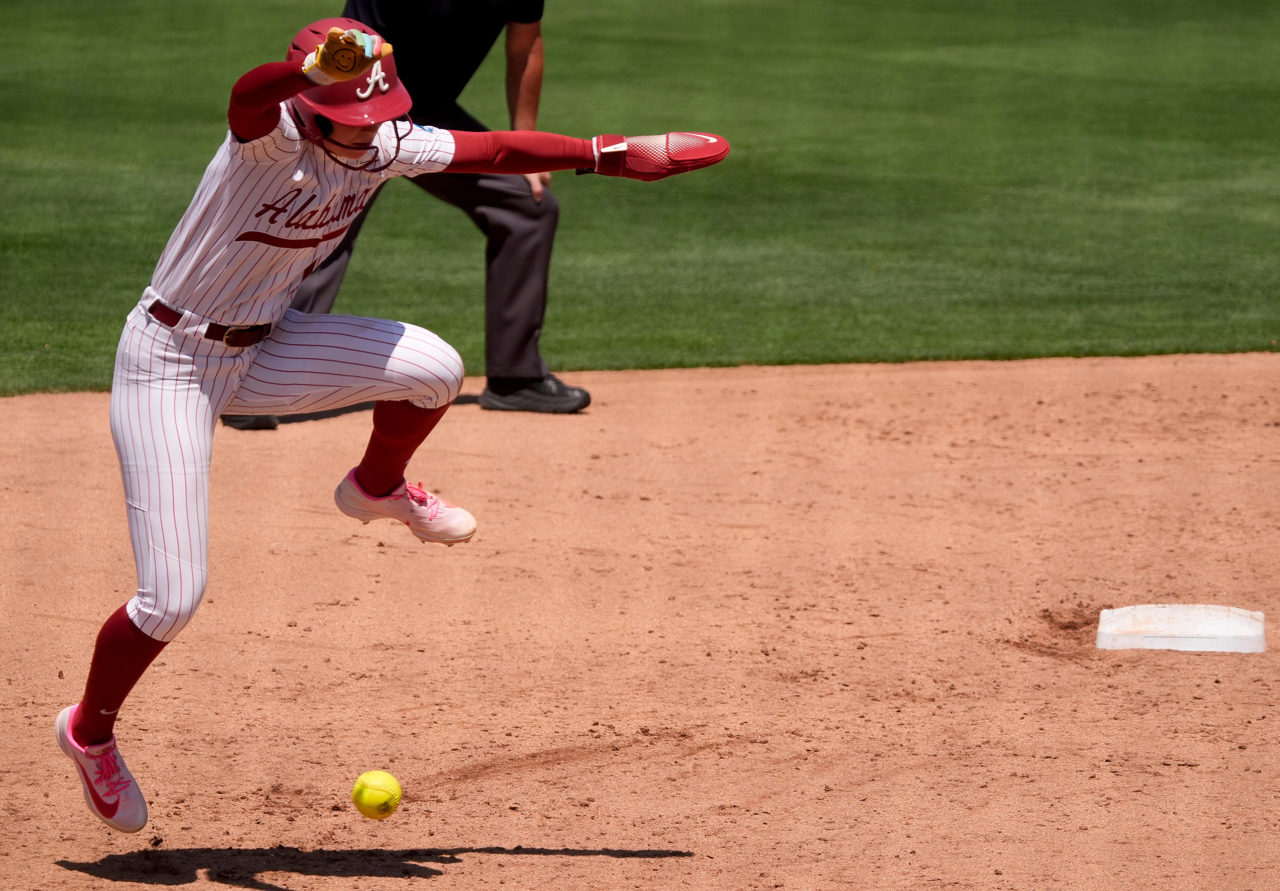 Alabama softball vs LSU super regional enters delay due to weather