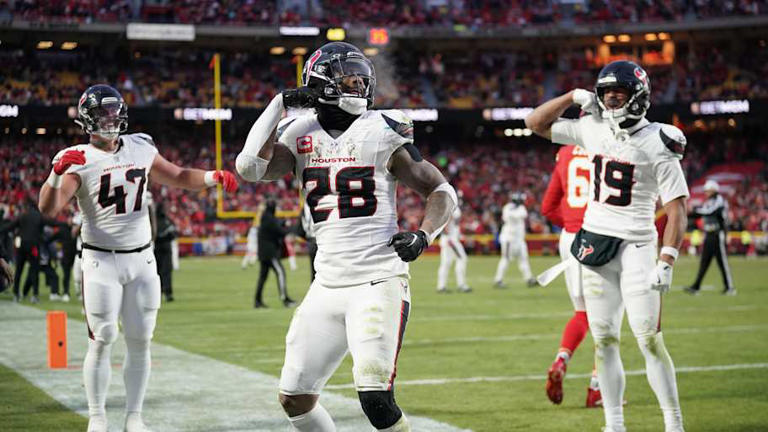 Texans WR weighs in on Joe Mixon's bizarre injury situation