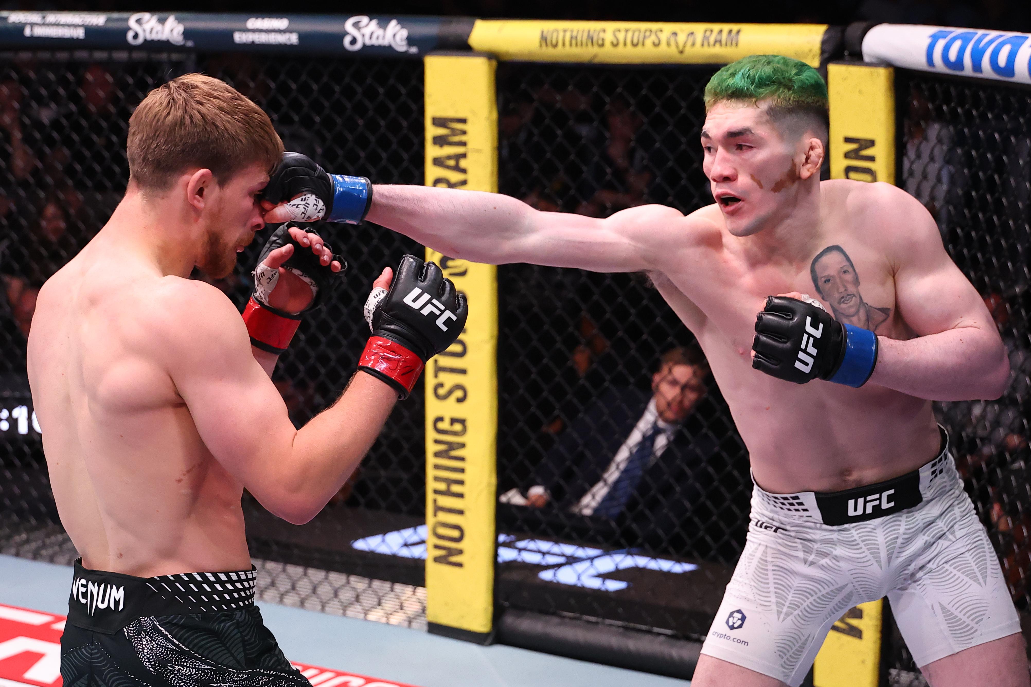 Three UFC Vegas 117 fighters transported to hospital, including main ...