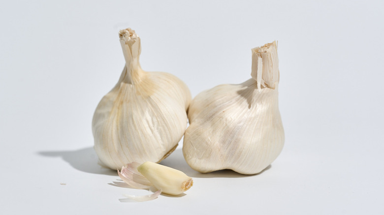 I tried 6 different methods for peeling garlic, and this is the only ...