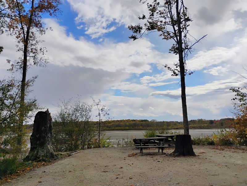 This forgotten Indiana lake gives you all the nature of a state park ...