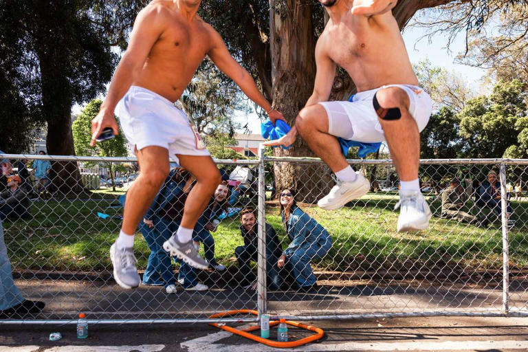 Bay to Breakers: Costumes, chaos in SF.'s wildest street party - minus ...