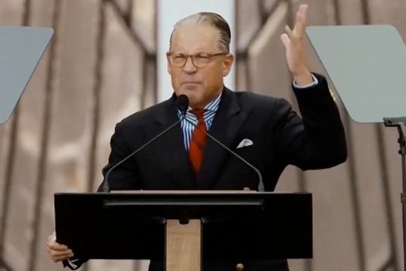 Christian leader claims God chose Trump to create White House ballroom ...