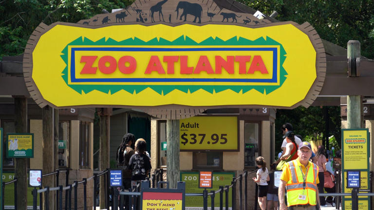 Zoo Atlanta evacuated due to bomb threat, police say