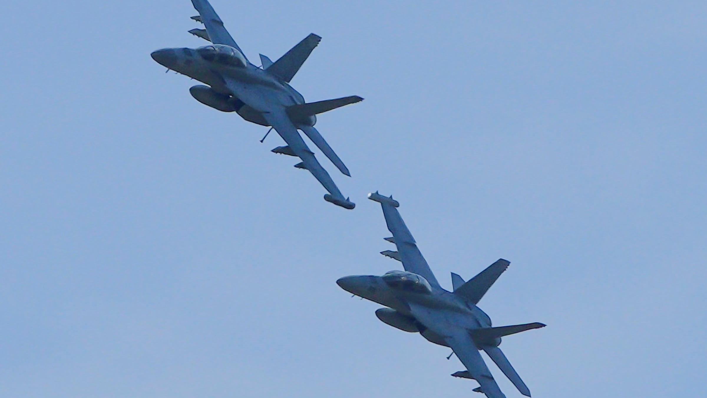 Two US Navy jets collide mid-air at air show in Idaho