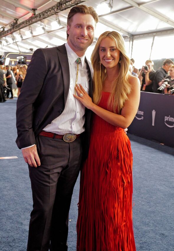 'Dizzy' ACM Awards viewers slam 'hard to watch' Lainey Wilson performance