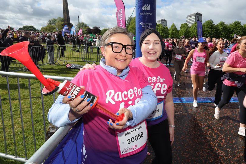 Friends diagnosed with cancer weeks apart raise £600k through charity run