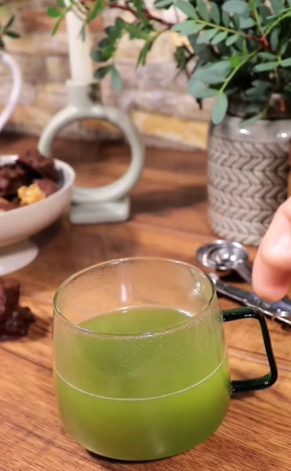 Creamy matcha tea with honey, a cozy and refreshing homemade drink