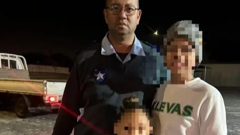 Traffic officer saves Cape Town family from criminals lurking in bushes