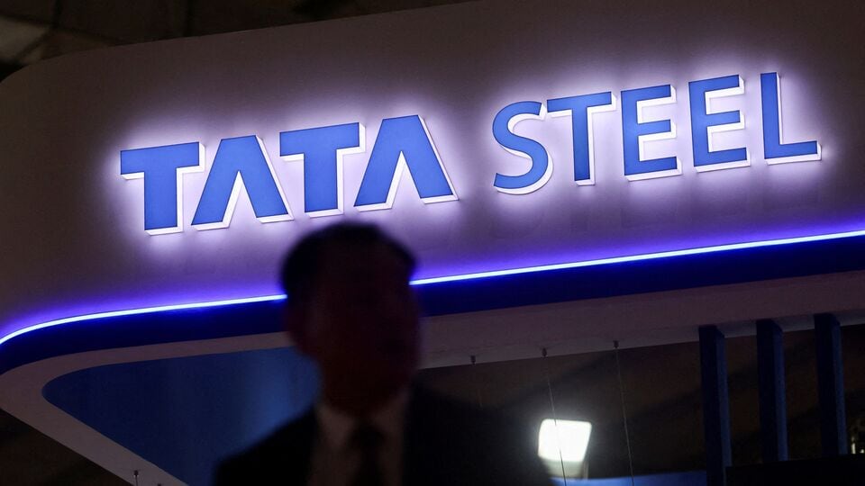 Tata Steel share price falls 4% despite strong Q4 results. Should you ...