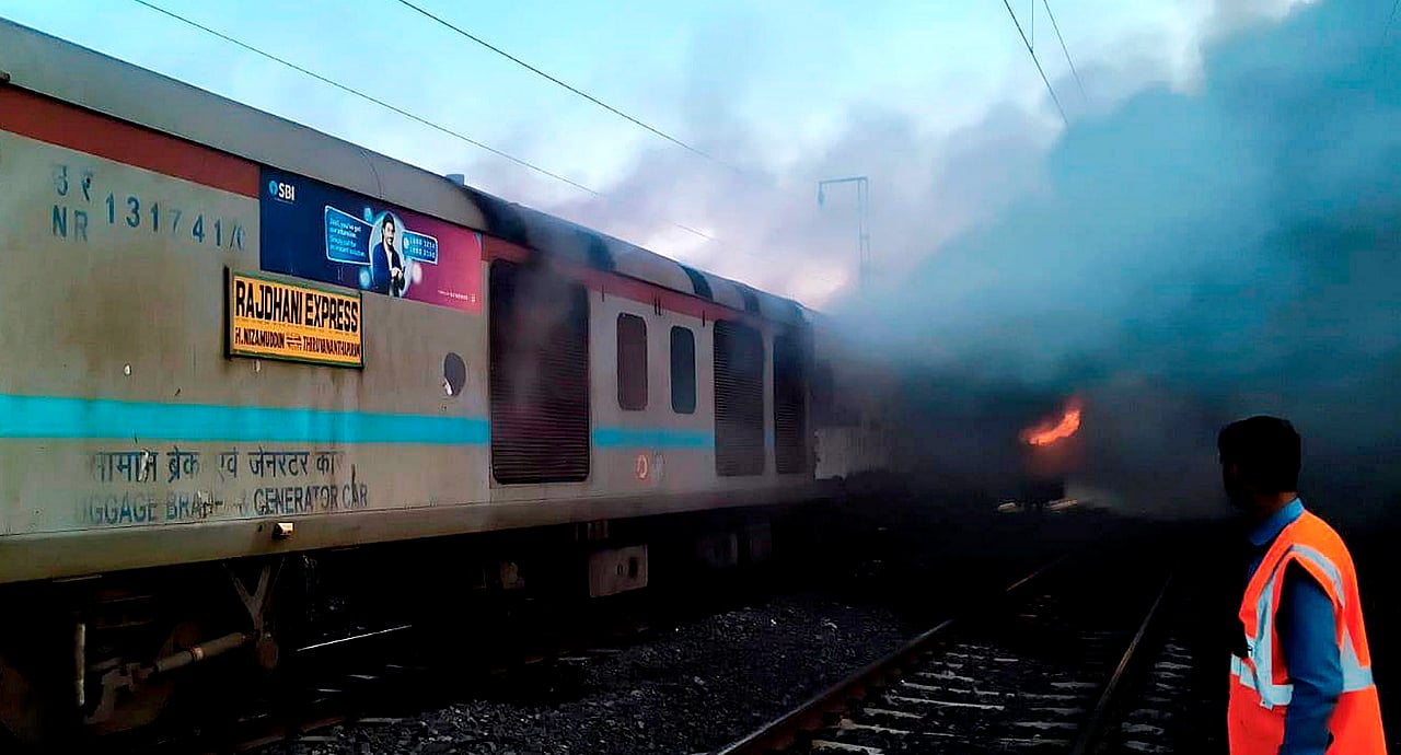 Mumbai-Delhi rail traffic affected after fire on Rajdhani Express in ...