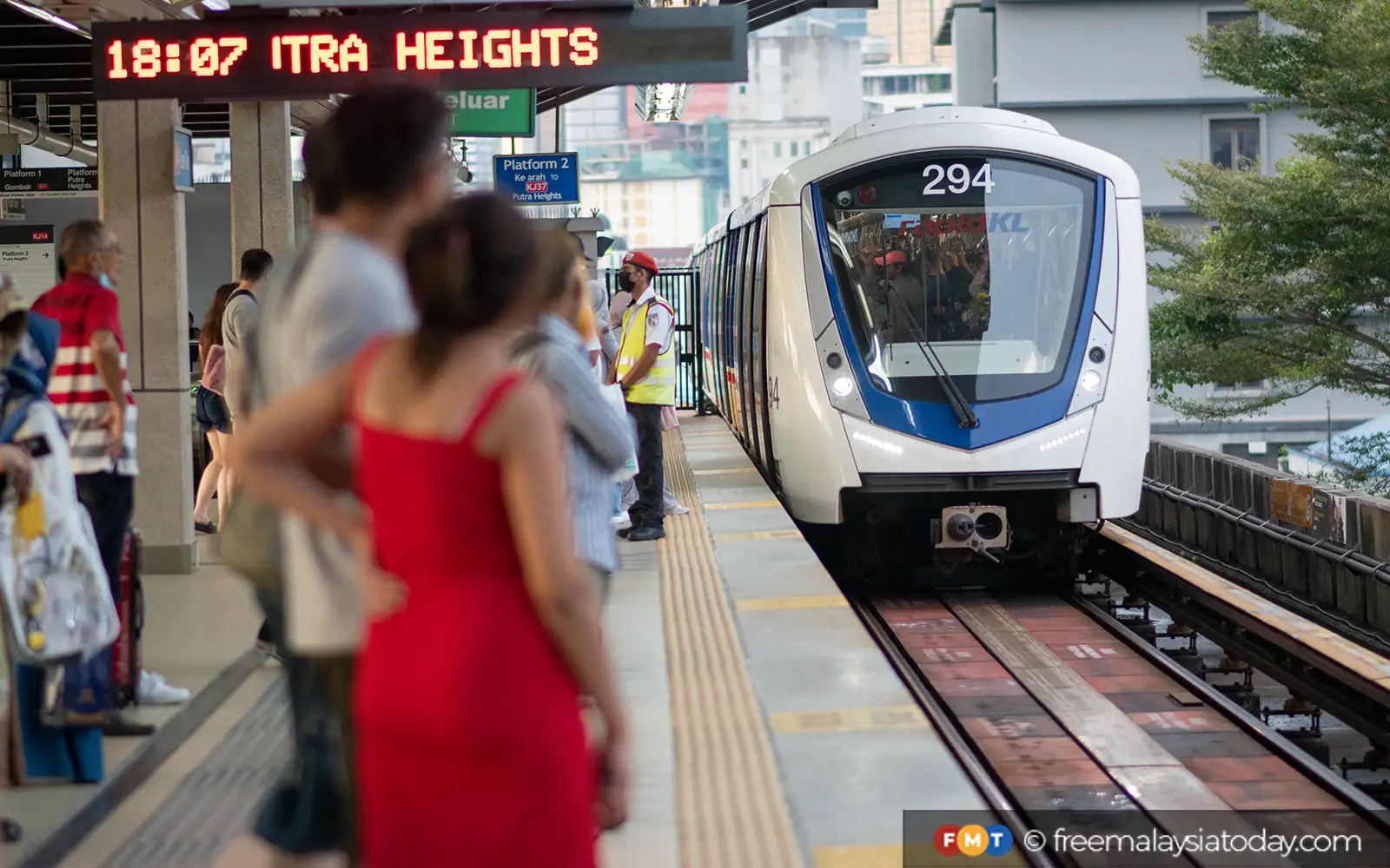 Kelana Jaya LRT services disrupted by immobile train