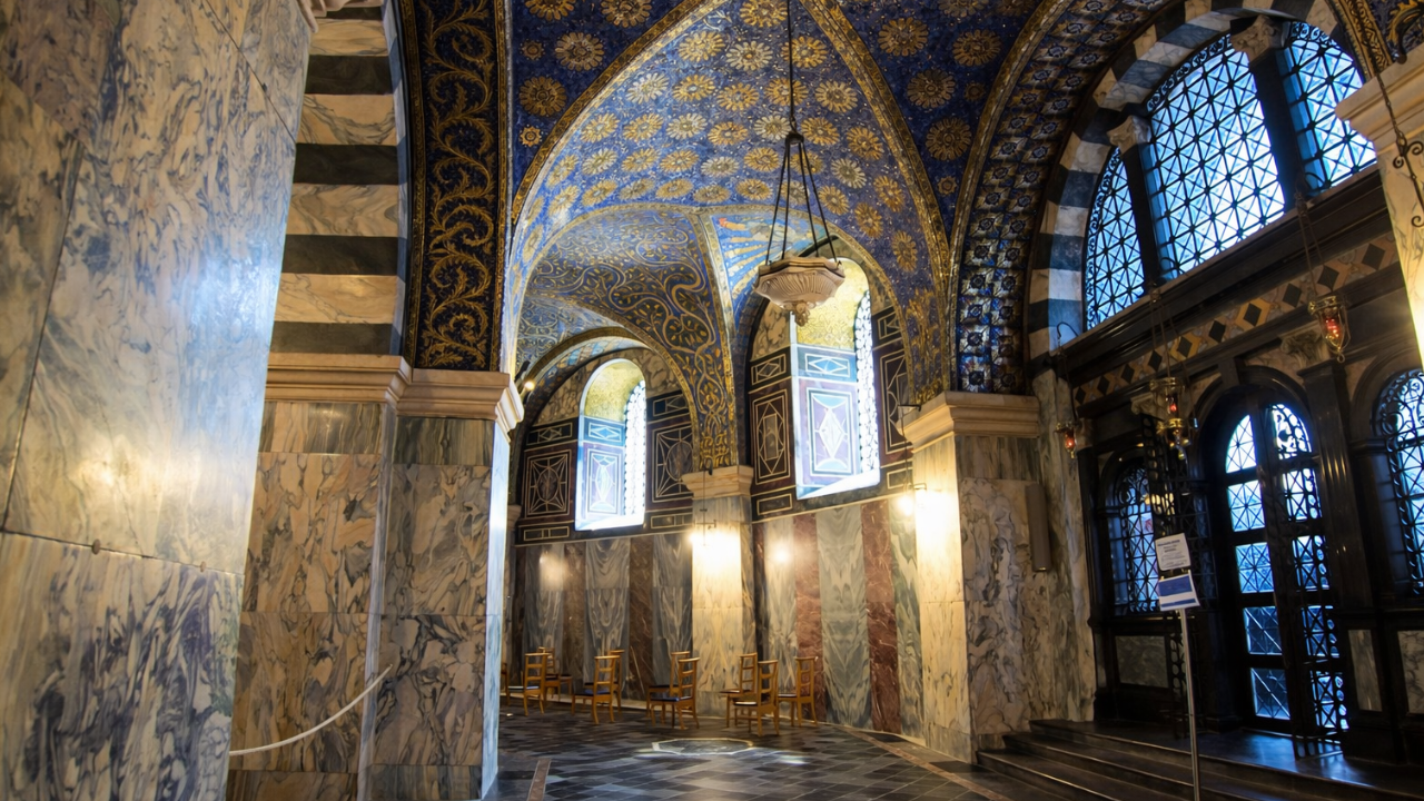 Walking inside Aachen Cathedral in Germany (4K)