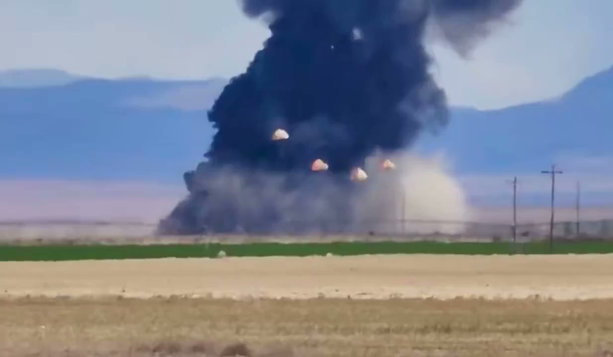 Due jet si scontrano in volo, l'incidente negli USA