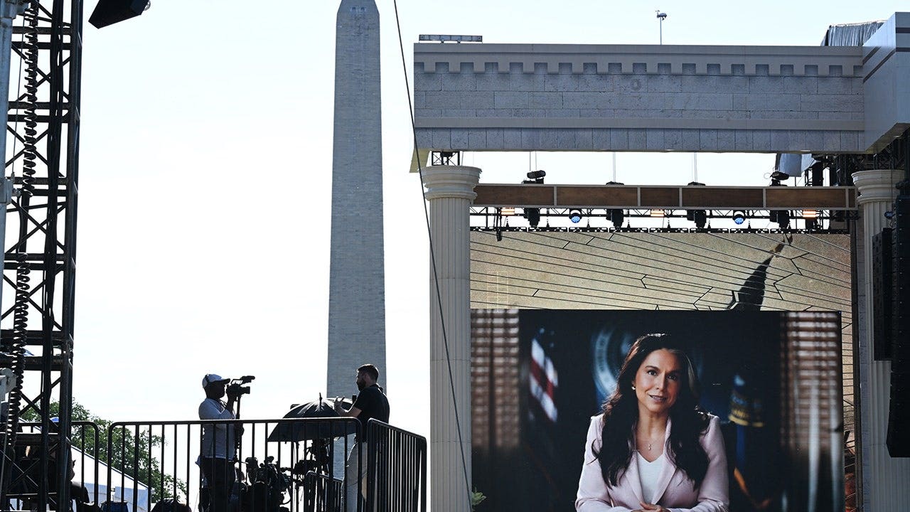 Trump reads Bible as thousands pack National Mall for America 250 ...