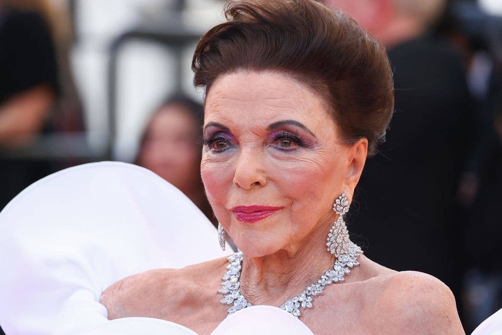 Joan Collins, 92, unveils striking hair transformation in sneak peek at ...