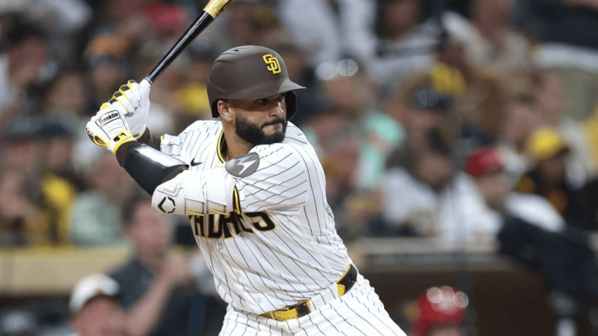 MLB: After 11 years! Padres catcher gets first hit and home run in a ...