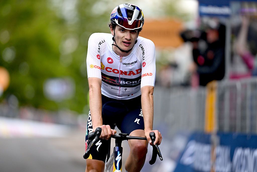 Giulio Pellizzari drops to ninth overall at Giro d'Italia after stomach ...