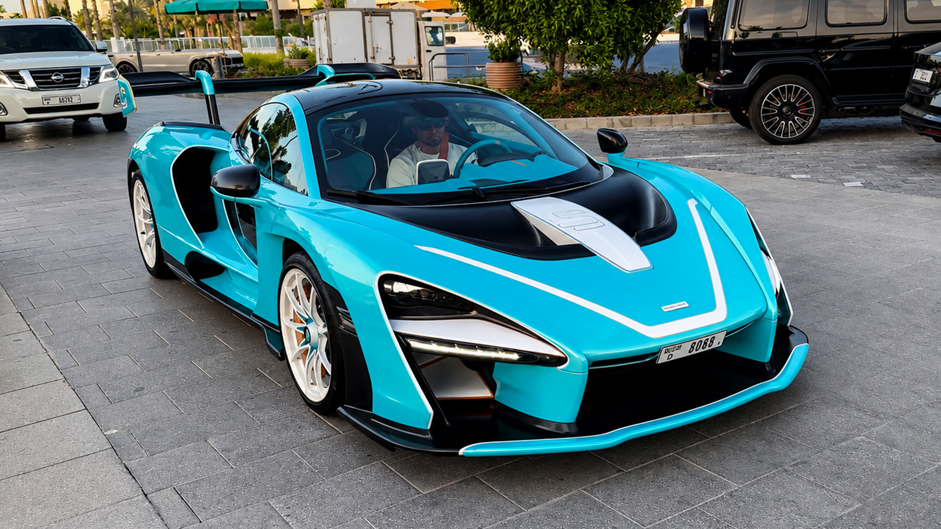 Turquoise McLaren Senna of a billionaire shines in Dubai