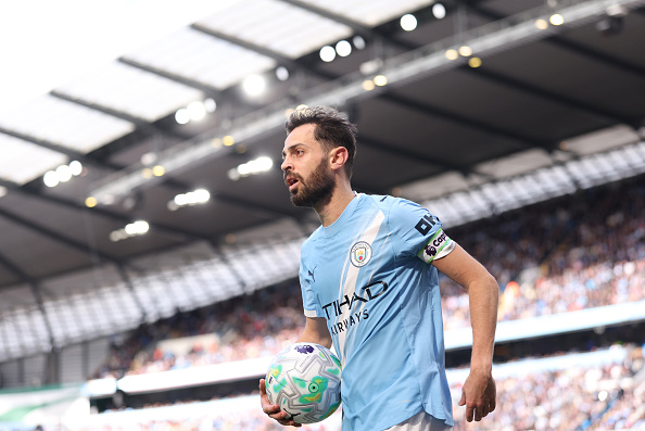 Chelsea urged to sign legendary City midfielder Silva