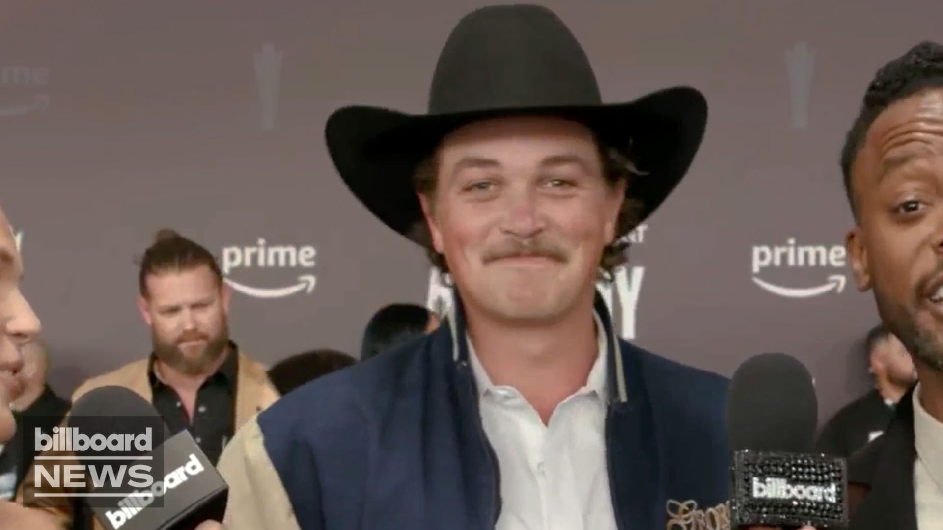 Zach Top's take on leading 90s country revival & more