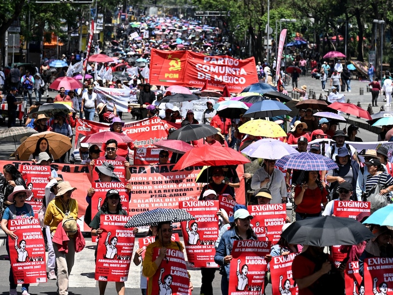 Mexico's teachers threaten strike during FIFA World Cup 2026