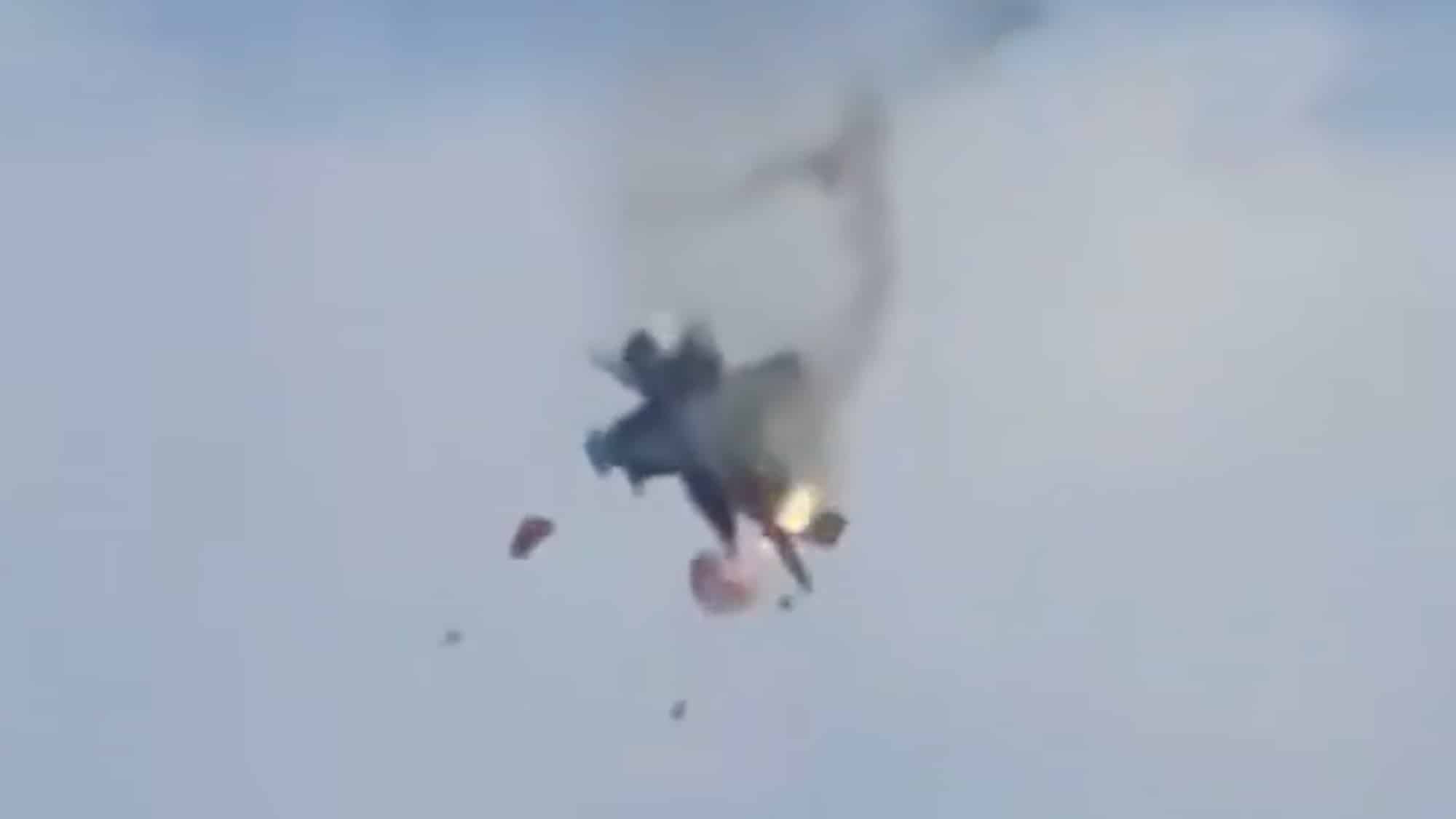 Two US Navy EA-18G Growlers collide during airshow at Mountain Home AFB ...