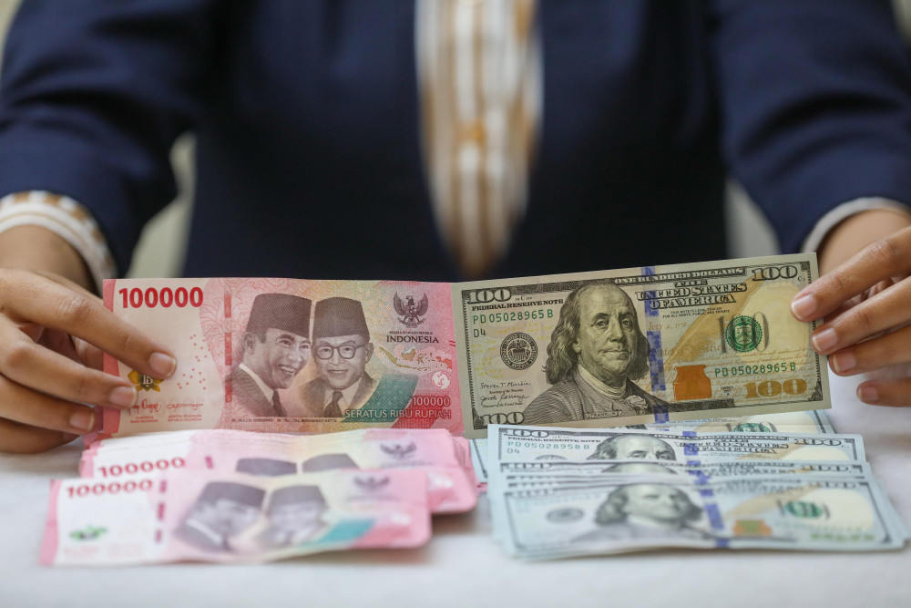 Nilai tukar rupiah dibuka tersungkur ke Rp17.657 kala dolar AS melaju