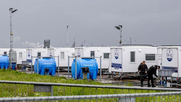 „Hondius“ läuft in Rotterdam ein – Hafen errichtet Quarantänedorf