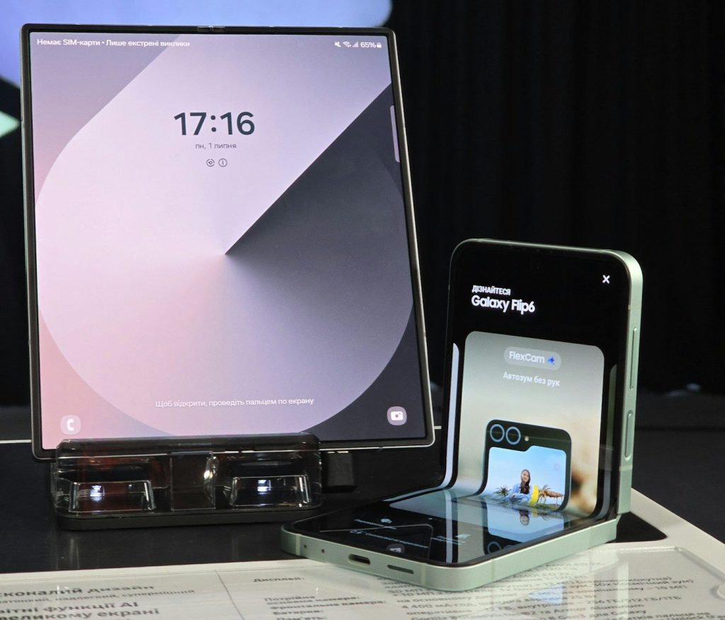 5 Samsung Galaxy features you still won’t find on Apple or Google phones
