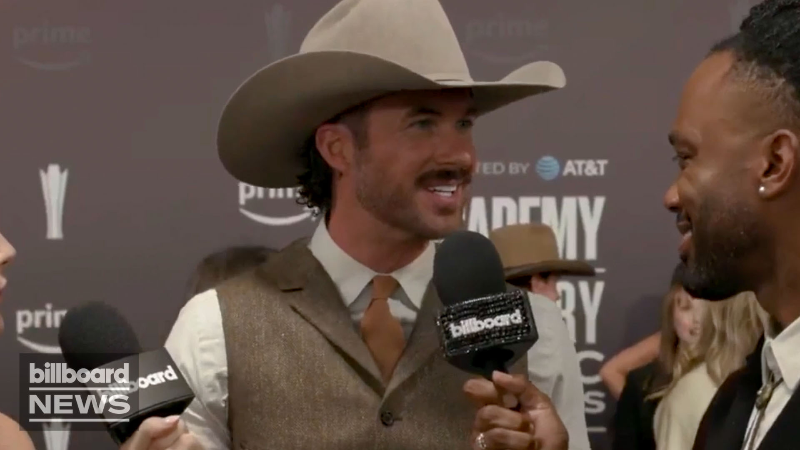Riley Green says the secret to his confidence: "You can hide a lot ...