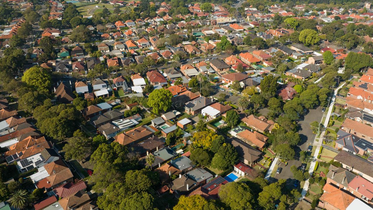 ‘Dominoes’: Banks move on investor overhaul