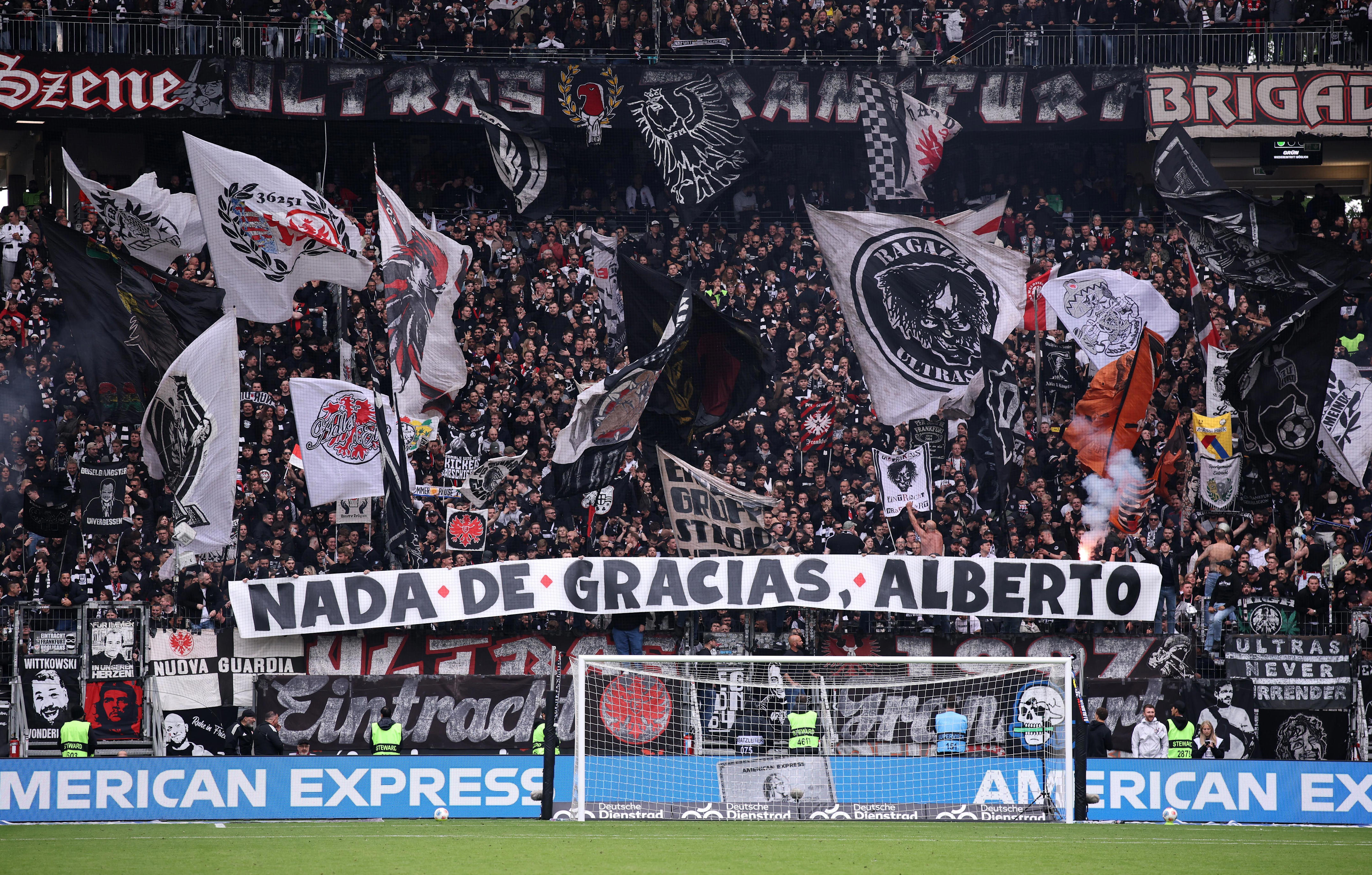 Eintracht Frankfurt sacks coaching staff