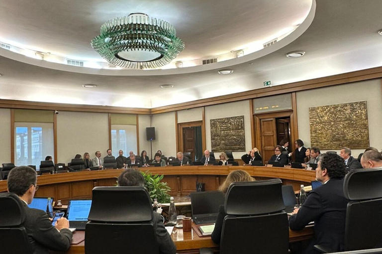 Niente interviste, solo comunicati e obbligo di rettifiche. Il CSM ...
