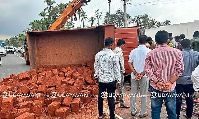 Moodubidire: Series of accidents continue in Bannadka; stone-loaded ...