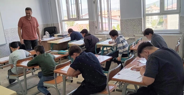 Simav’da "Çocuk İlmihali" bilgi yarışması yapıldı