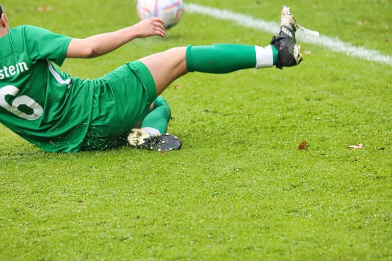 Altlichtenwarth dreht 0:4 in Wetzelsdorf: Müllers Weitschuss krönt ...