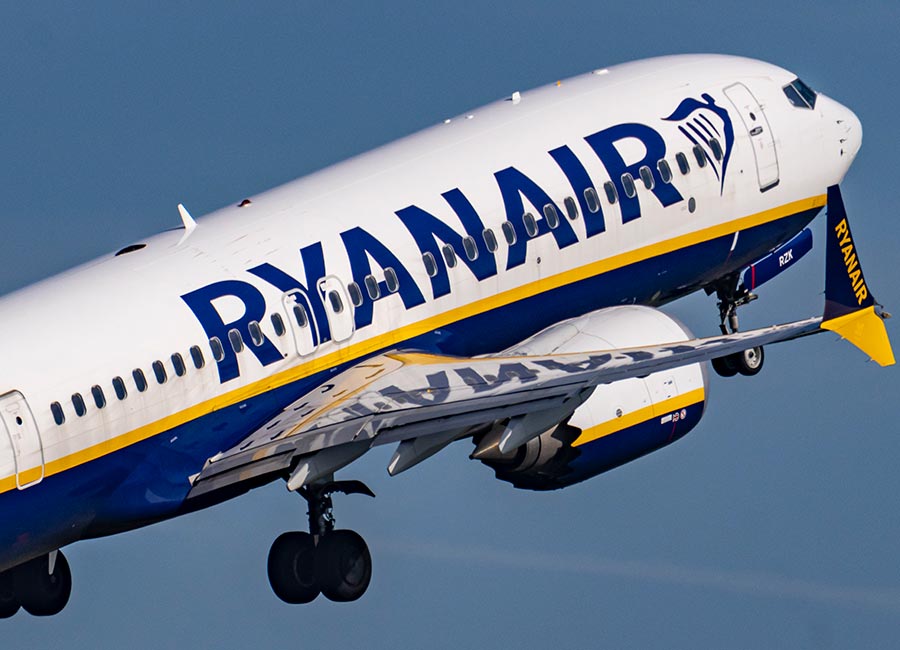 Ryanair expects stable fares this summer after profits rise 40%