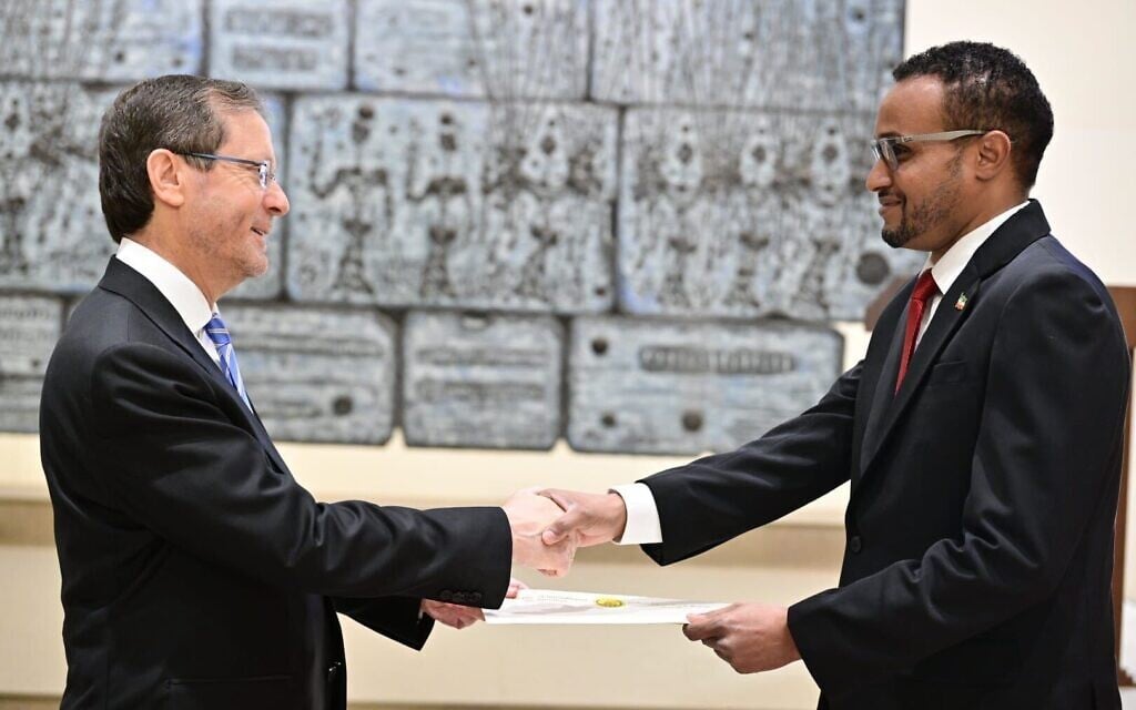 Somaliland’s first ambassador in country’s history presents credentials ...