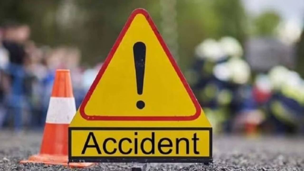 Lakhimpur Kheri accident: 10 dead in horrific truck-van collision ...