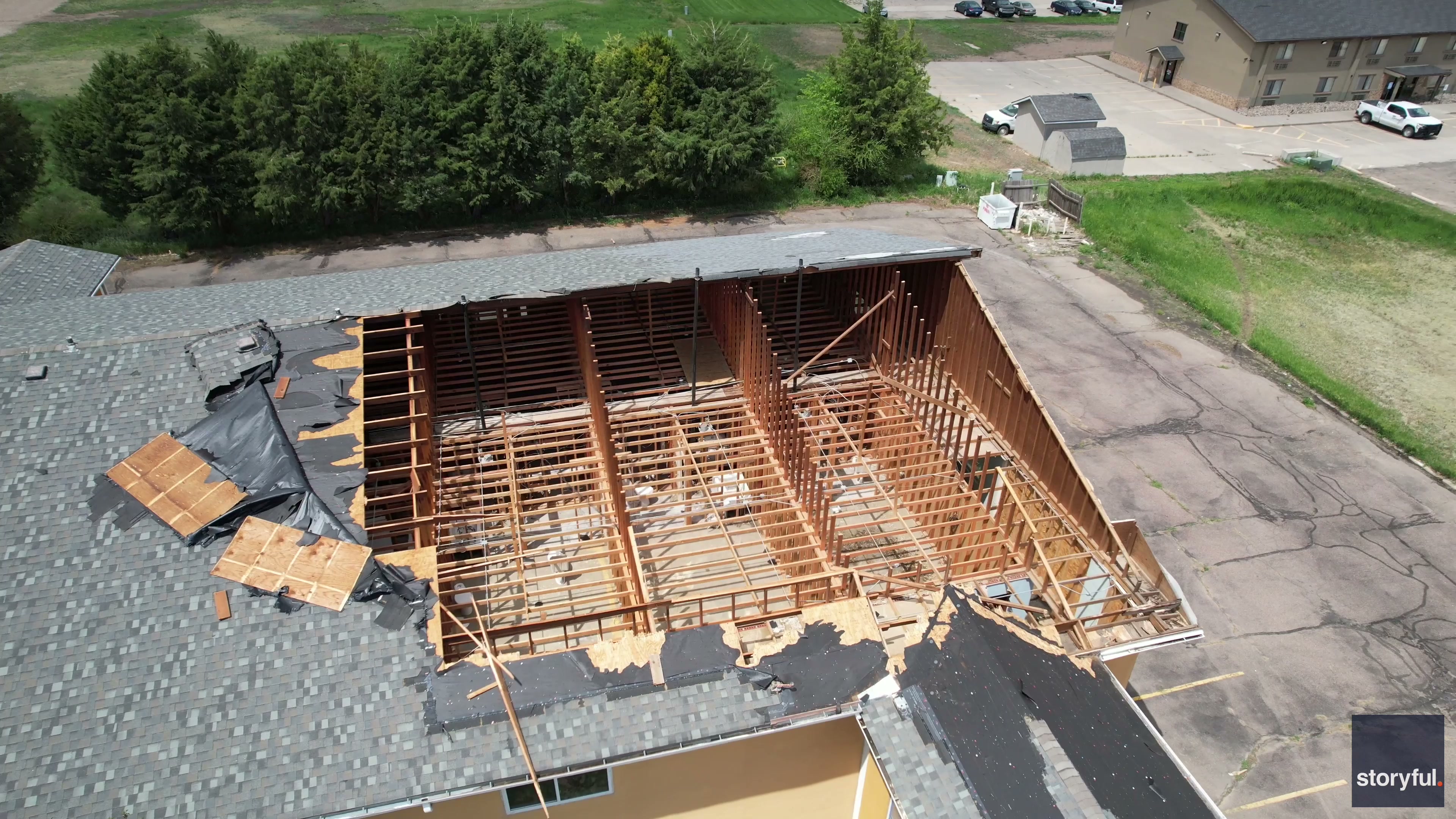 Roof damaged as severe storm hits northern Kansas