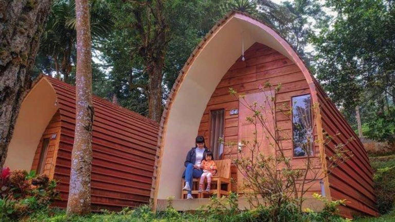 Mau outbound hingga glamping? Cek rincian biaya wisata di Tawangmangu ...