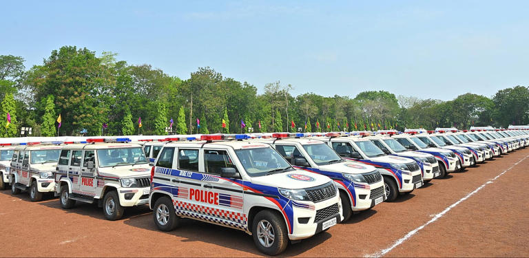 Amit Shah flags off AI-powered 'Dial 112' in Chhattisgarh, mobile ...