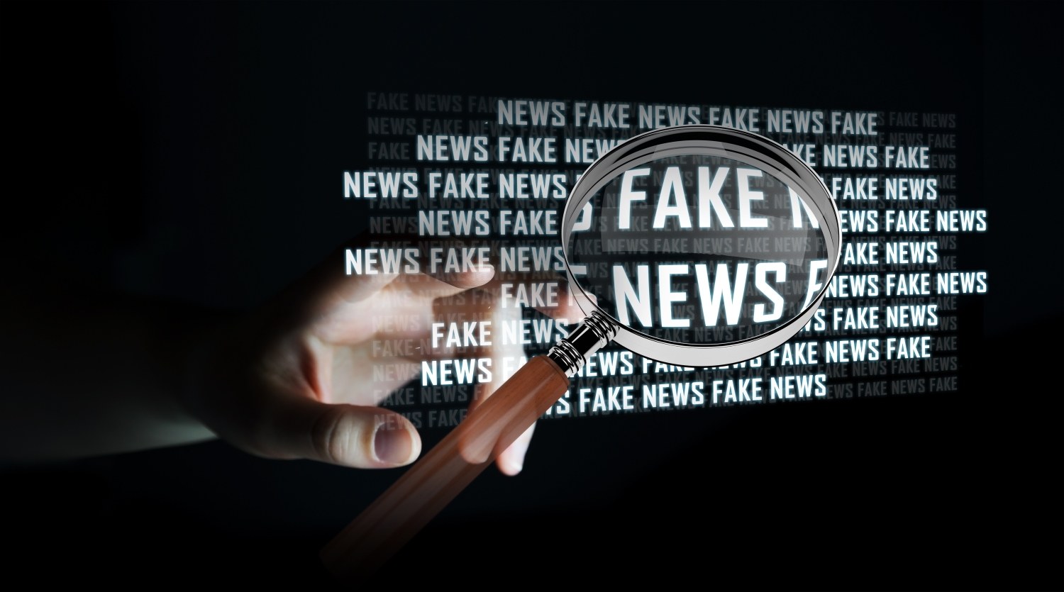 Fact-checking w dobie AI. Jak weryfikować fake newsy?