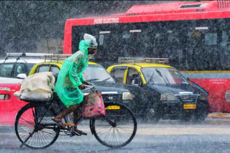 Kolkata weather update: Monsoon arrives early, this is when rains are ...
