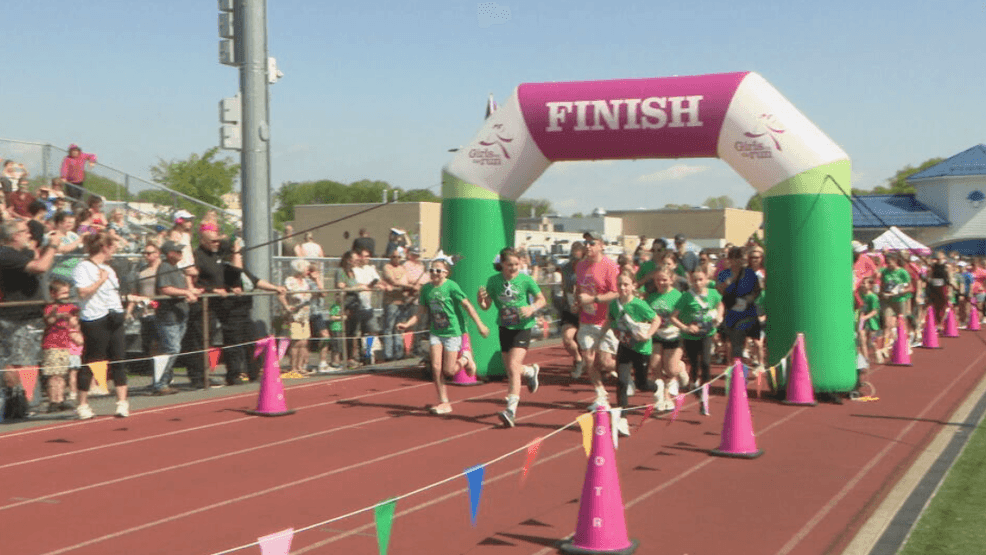 Capital Region girls lace up for 5K