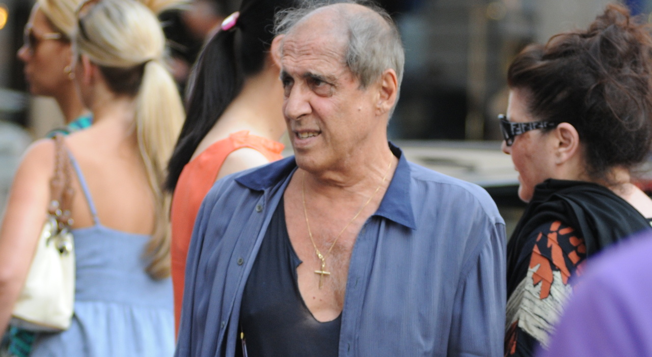 «Adriano Celentano ricoverato, è grave», Claudio Lippi diffonde la ...